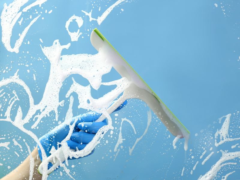 What is the Difference Between Window Washing and Window Cleaning? - Certified Softwash